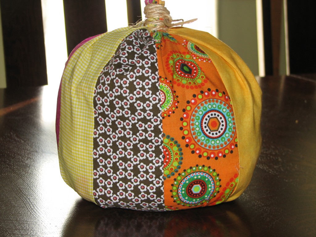 How To: Make a Pumpkin From Scraps - Upcycle Magazine Upcycle Magazine